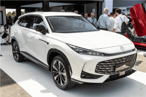 New-Gen MG HS Unveiled in UK - MotoMotar